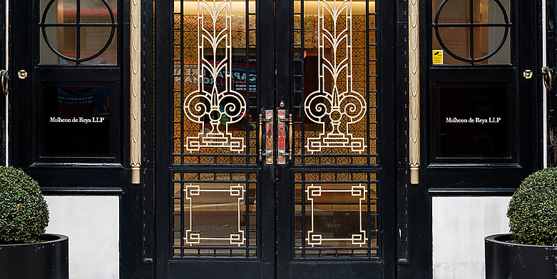 Mishcon de Reya celebrated as a Top 10 Employer for Working Families 2024